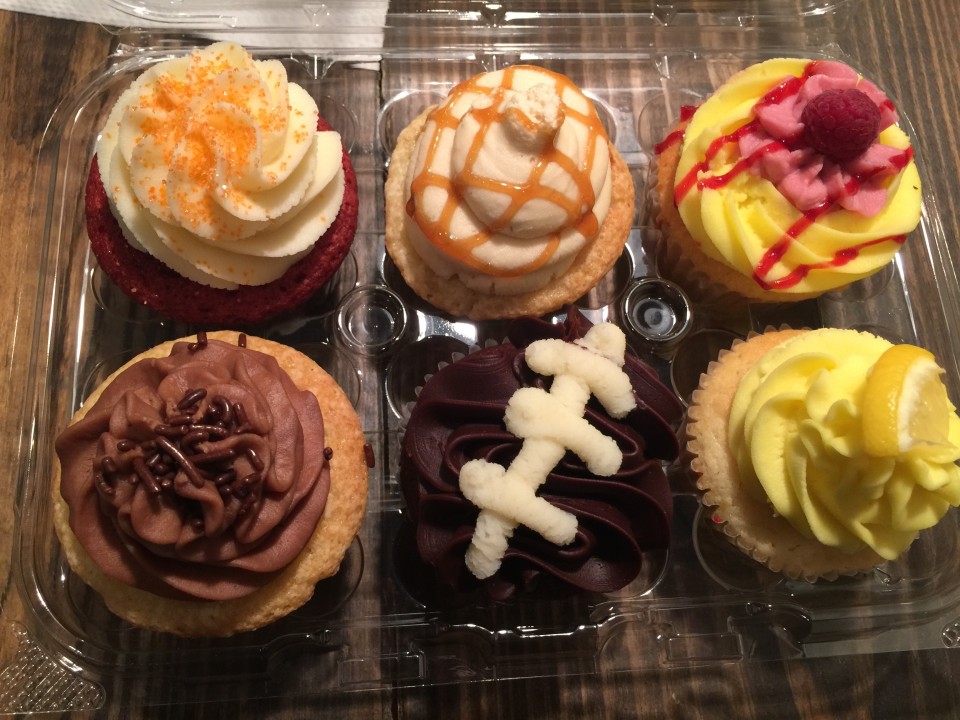 The Atlanta Cupcake Factory, Cuteness Overload - DA' STYLISH FOODIE