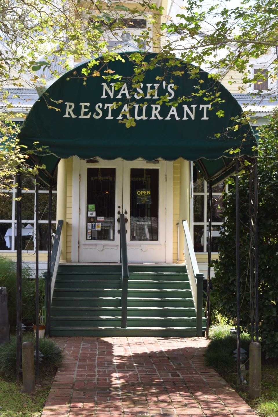 Nash's Restaurant, It Runs in the Family - DA' STYLISH FOODIE