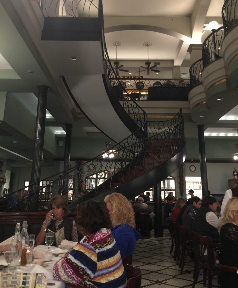 Palace Cafe, The Best Spot to People Watch - DA' STYLISH FOODIE