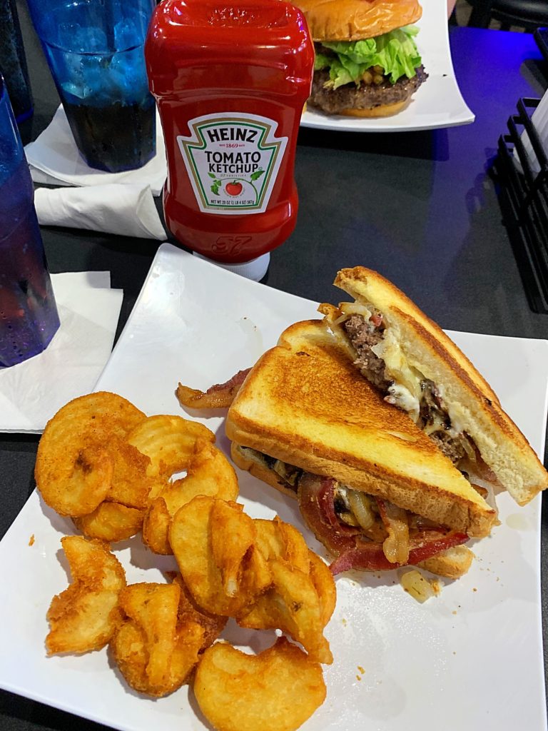 LT's Sports Bar & Grill - DA' STYLISH FOODIE