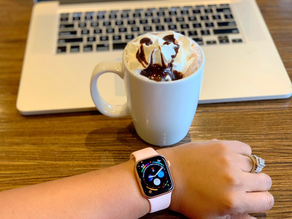 Apple Watch Series 4 - DA' STYLISH FOODIE