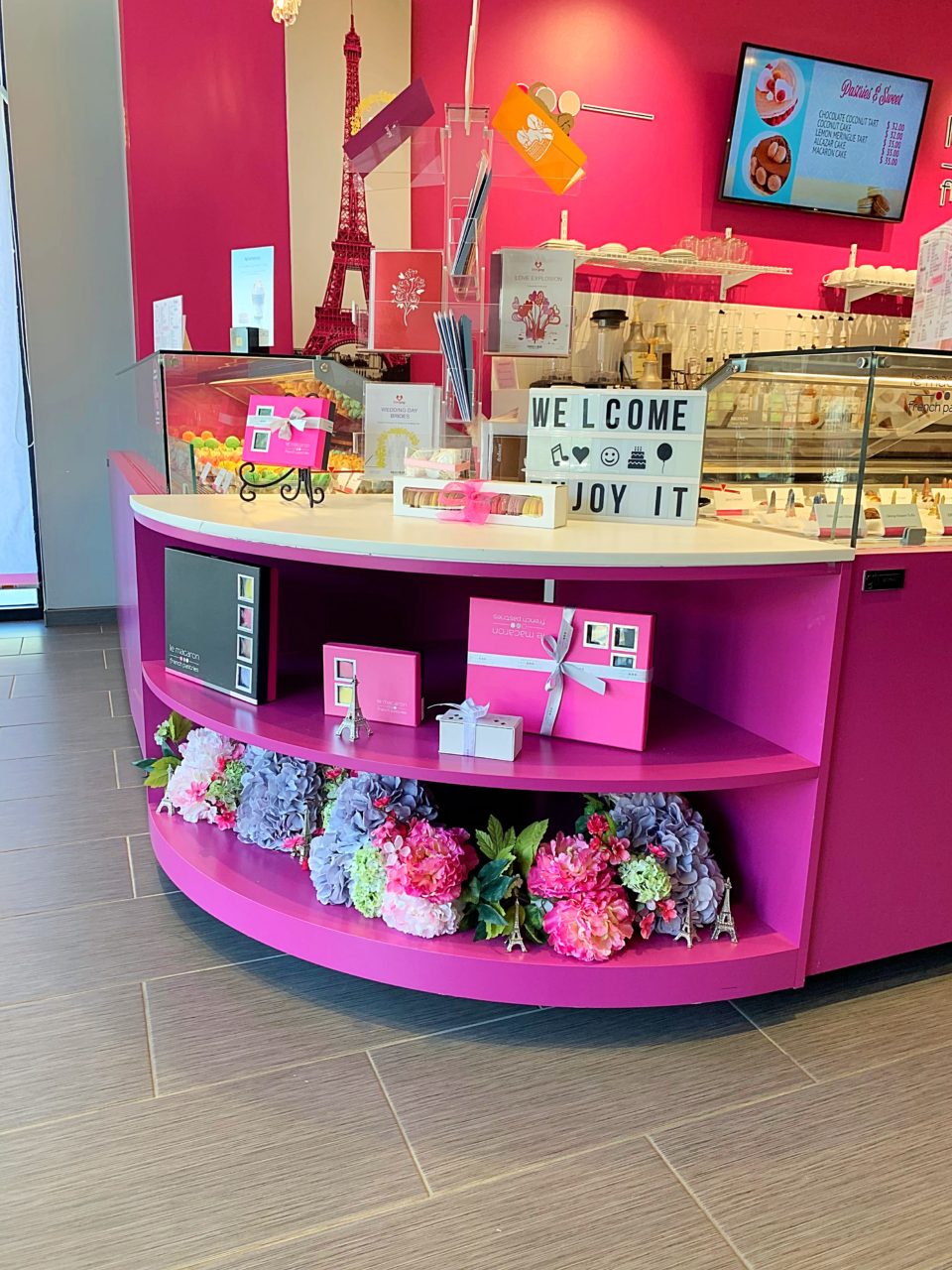 Le Macaron French Pastries - DA' STYLISH FOODIE