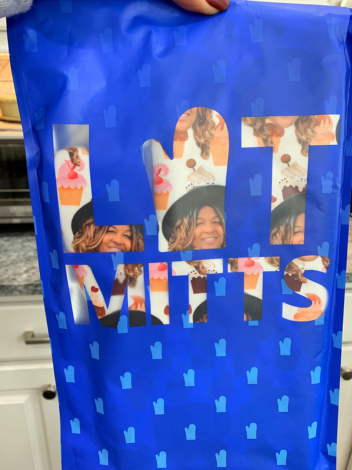 LitMitts Giveaway - DA' STYLISH FOODIE