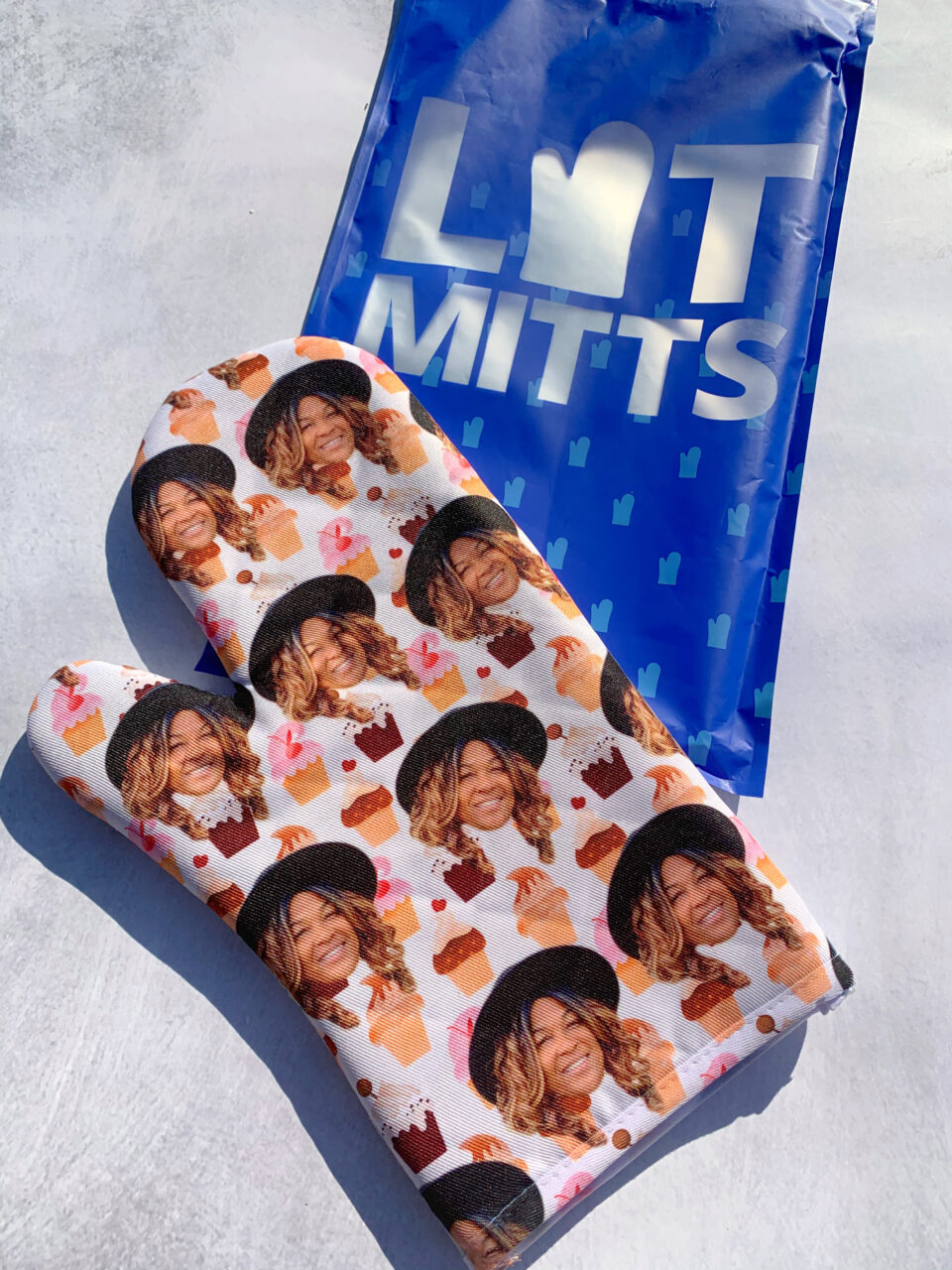 LitMitts Giveaway - DA' STYLISH FOODIE