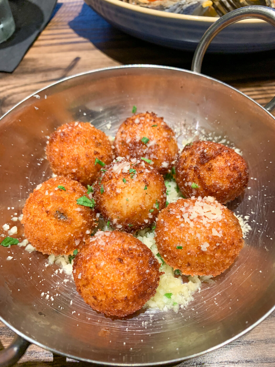 Warehouse 72 - DA' STYLISH FOODIE