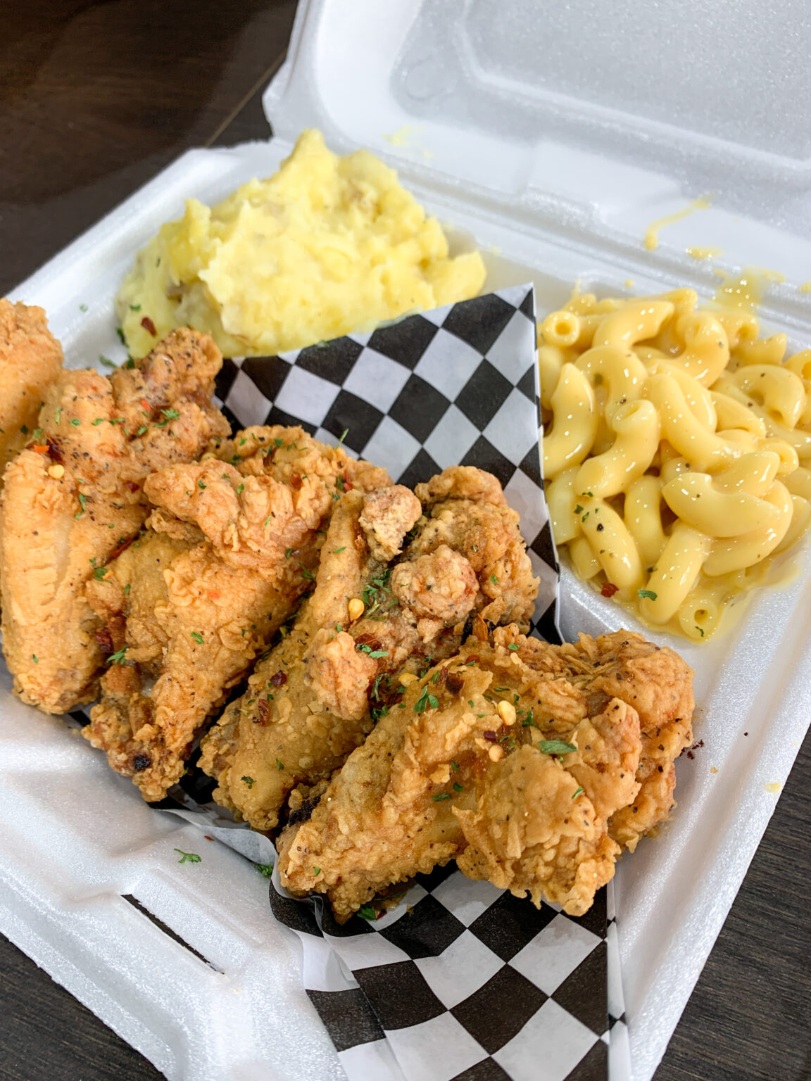 The Greasy Spoon - DA' STYLISH FOODIE